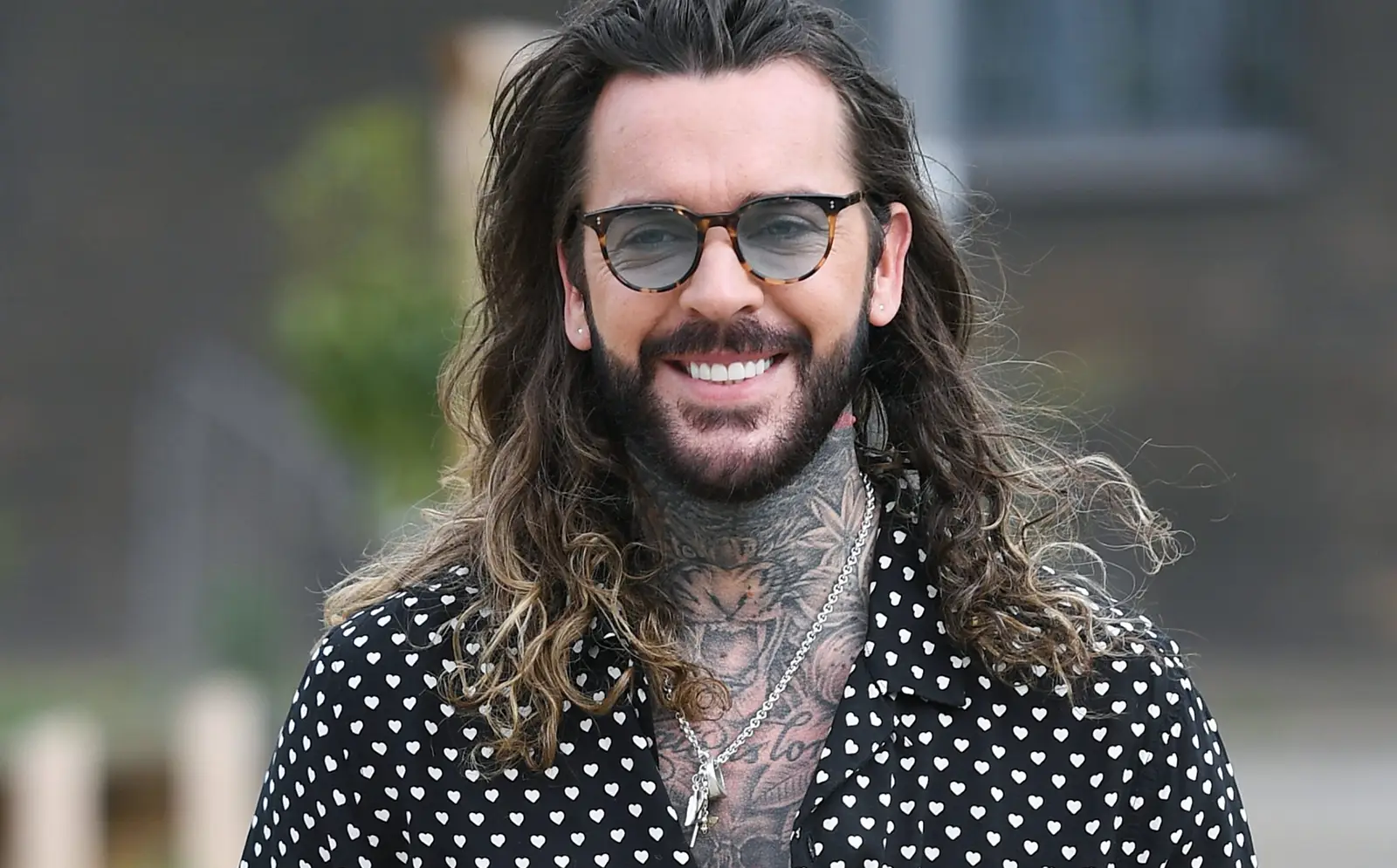 Beard Transplant or Just a Good Barber? Decoding Pete Wicks' Jawline ...